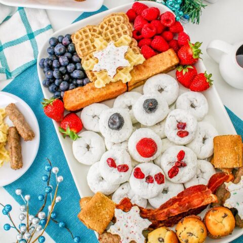 How to make a delightful Snowman Breakfast Charcuterie Board
